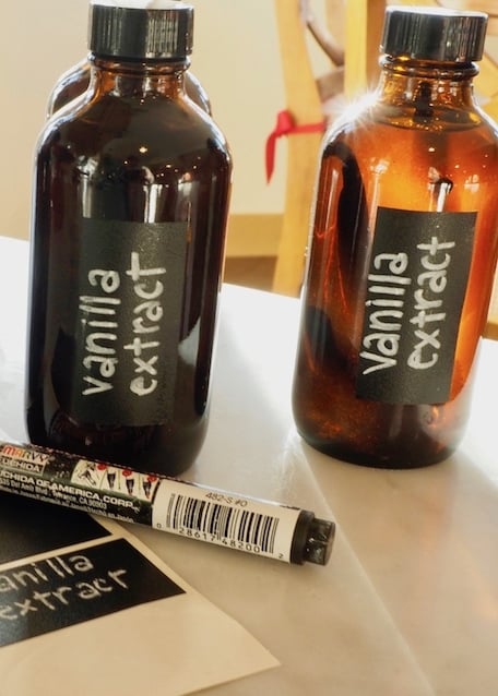 DIY Homemade Vanilla Extract {Plus Gift Giving Ideas} | The Fresh Cooky